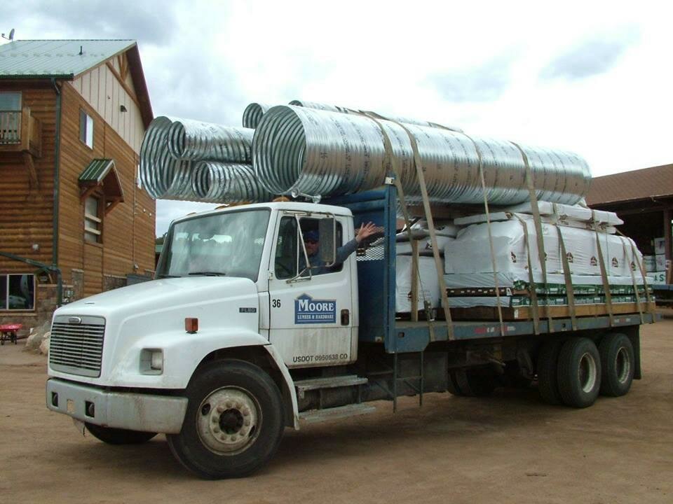 Kereste üretim ve satış şirketleri Moore Lumber & Hardware, Kolarado Eyaleti, foto