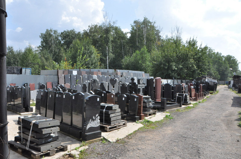 Heykel ve mezarlık taşı üreticileri Zao Ritual-1, Moskova, foto