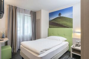 Adhhoc Hotel (Valais, Brigue, Furkastrasse, 7), otel  Valais'den