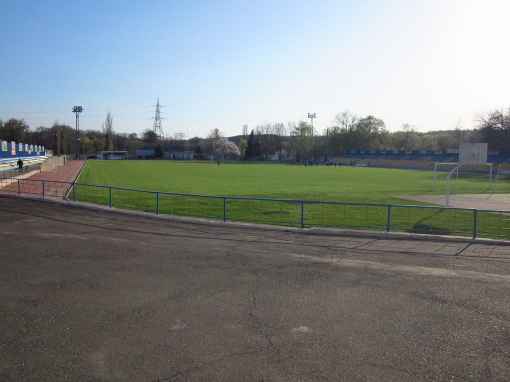 Stadyum Zhovtneva Mine Stadium, Krivoi Rog, foto