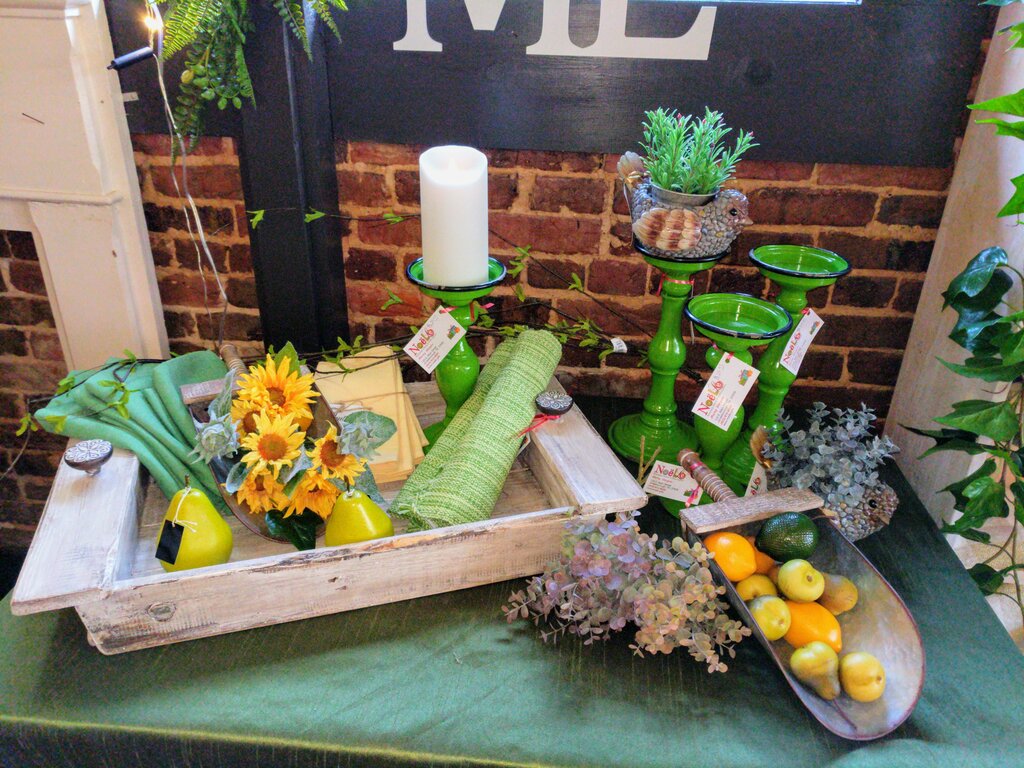 Yapay çam ağaçları ve süsleri Noelle, Tennessee Eyaleti, foto