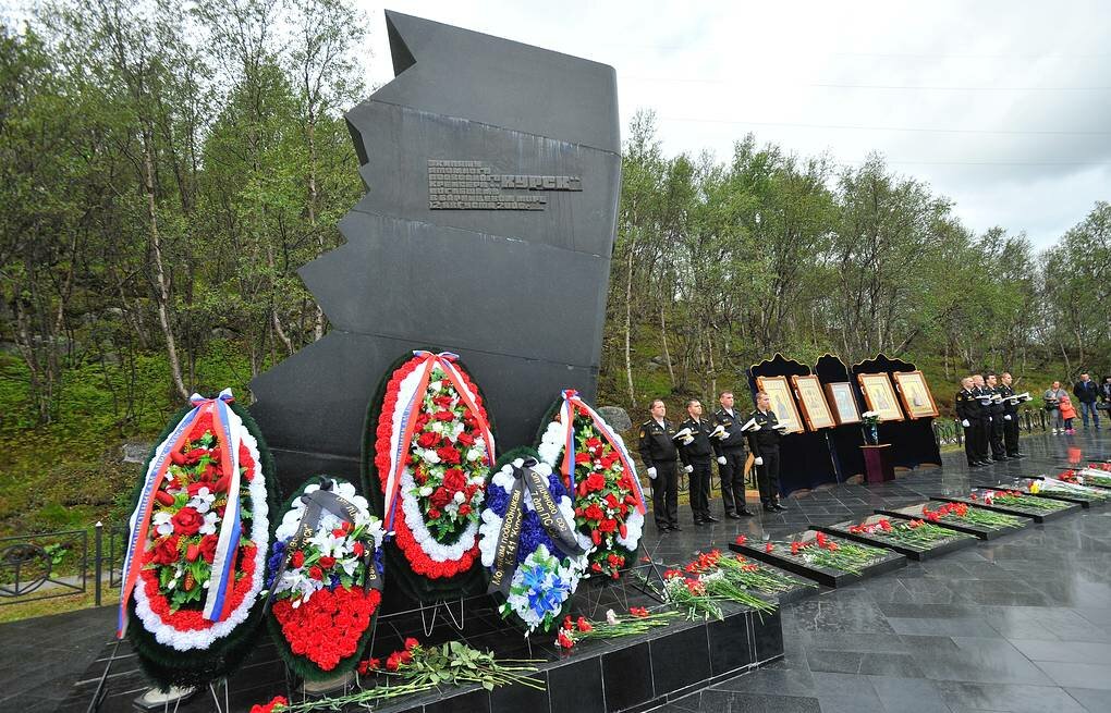 Anıt, heykel Морякам-подводникам, погибшим в океане, Murmanskaya oblastı, foto