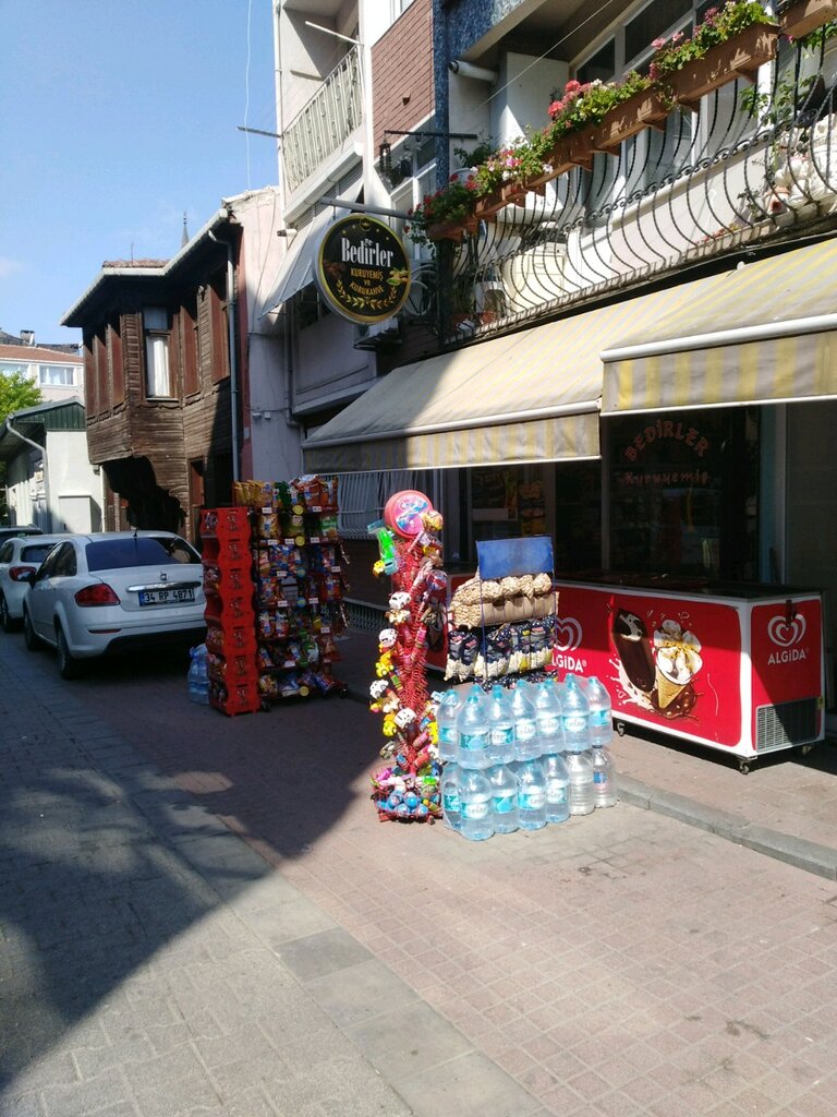 Market Bedir Kuruyemiş, İstanbul, foto