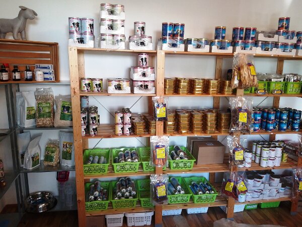 Petshop Aras Salzburg Tiernahrung, Familie Zulian, Dünya, foto