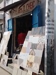 D. Cheic (Brazzaville, Commune de Poto-Poto, Avenue Miadeka), yapı mağazası  Brazzaville'den
