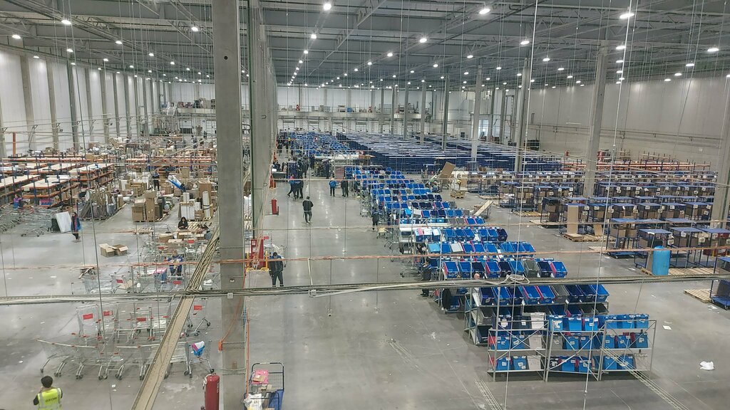 Sıralama merkezi Сортировочный центр Ozon, Moskova ve Moskovskaya oblastı, foto