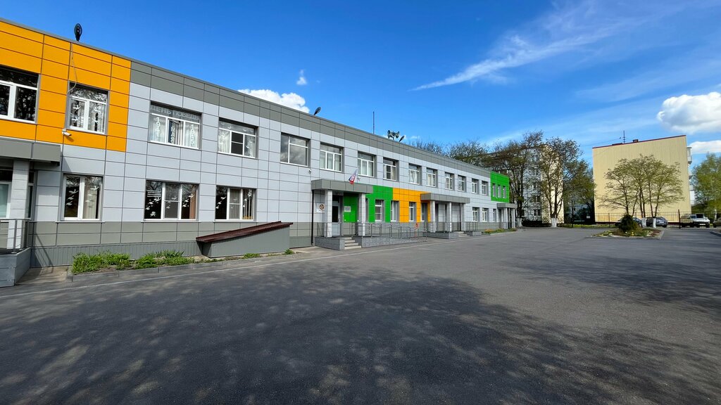 Yatılı okul Kirishskaya spetsialnaya shkola-internat, Kirishi, foto
