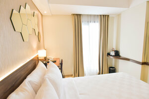 Golden Tulip Essential Tangerang (Jalan Jenderal Sudirman), otel  Tangerang'dan