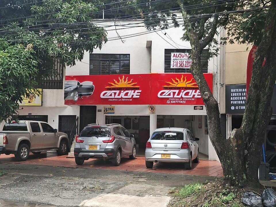 Otomobil satış galerileri Cisliche, Cali, foto