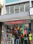 Todo at $20000 (Antioquia, Municipio de Medellín, Aranjuez, Carrera 49, 49-48), giyim mağazası