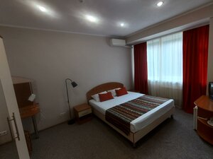 Akvani (улица Халтурина No:49Б, Ялта), otel  Yalta'dan