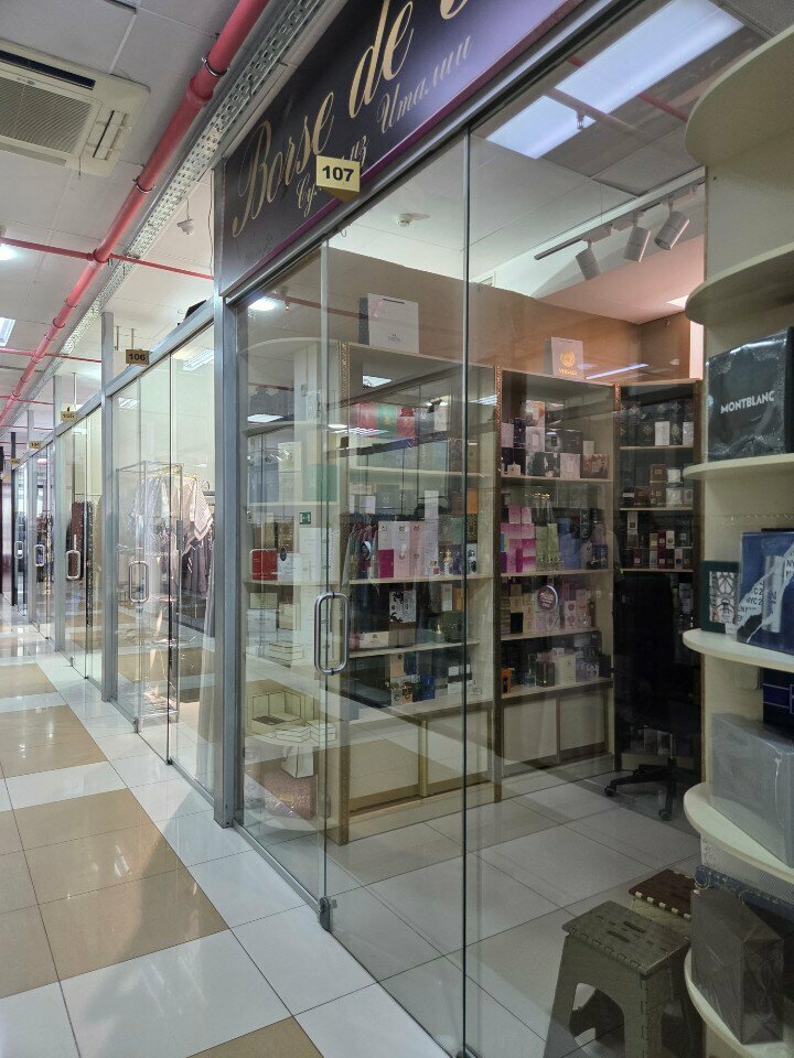 Kozmetik ve parfümeri firmaları Borse de Pelle, Makhachkala, foto