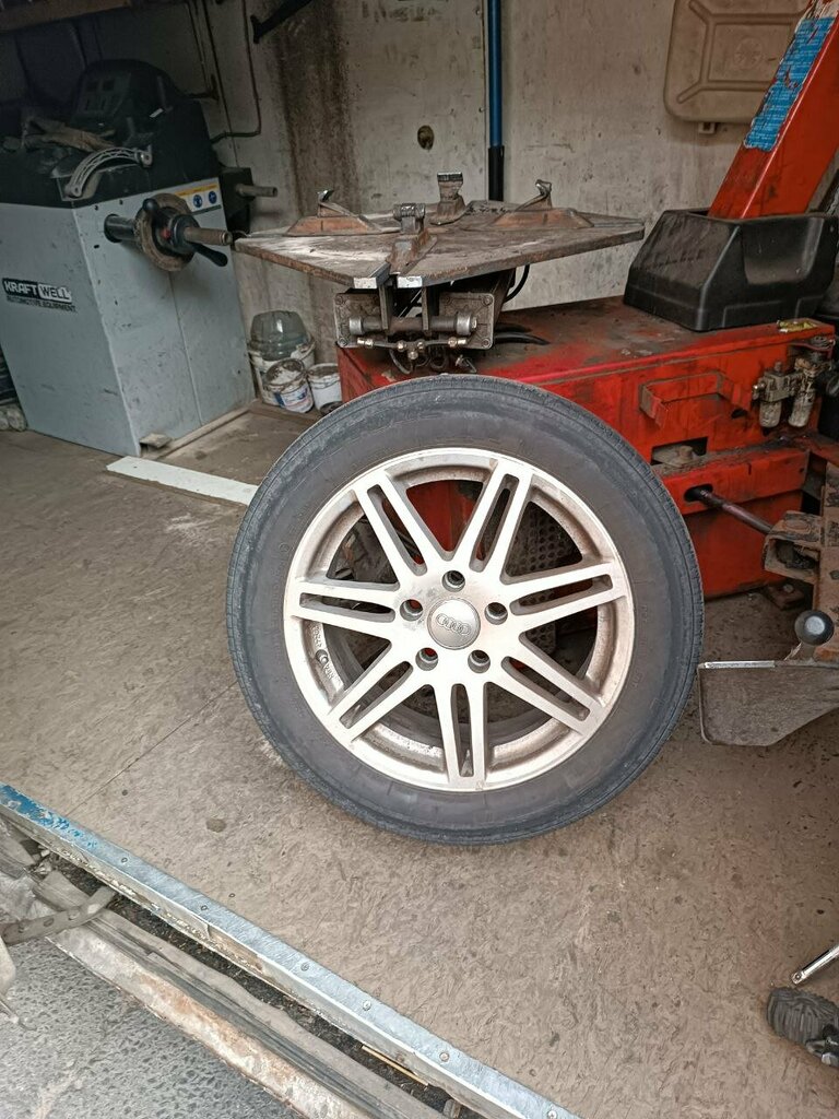 Oto lastik tamiri Шиномонтаж, Saint‑Petersburg, foto