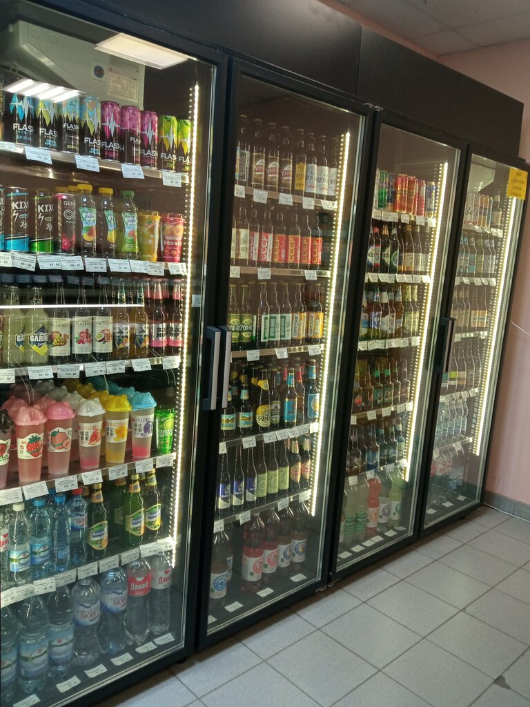 Alkollü içecekler Set magazinov Leprekon, Volgogradskaya oblastı, foto