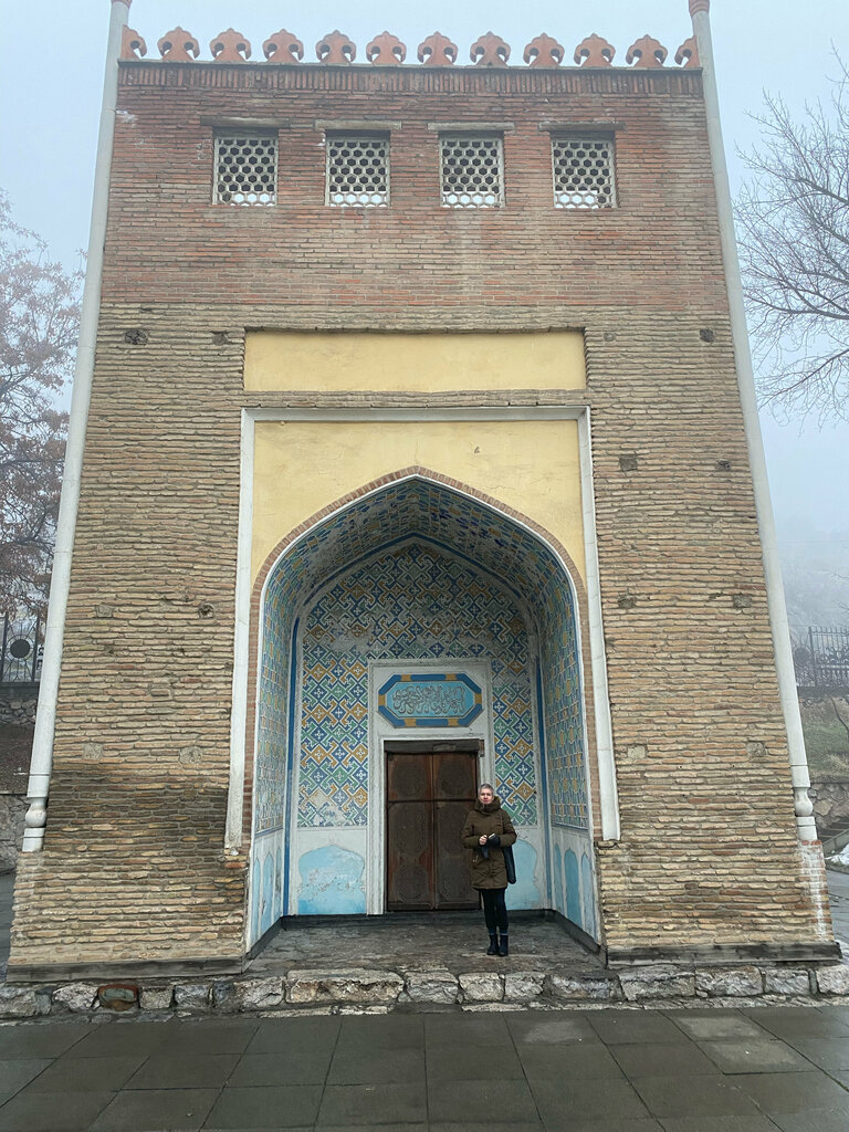 Turistik yerler Мавзолей Асаф ибн Бурхия, Osh, foto