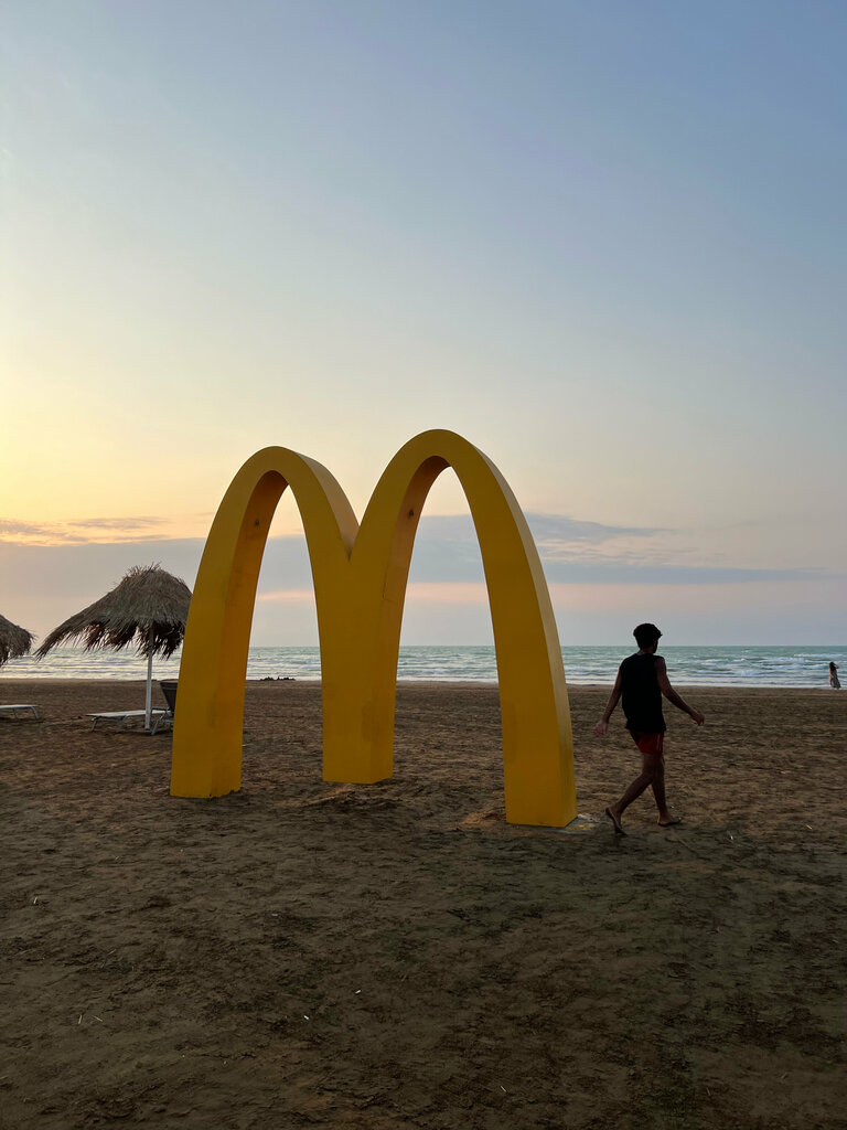 Fast food McDonald's, Bakü, foto
