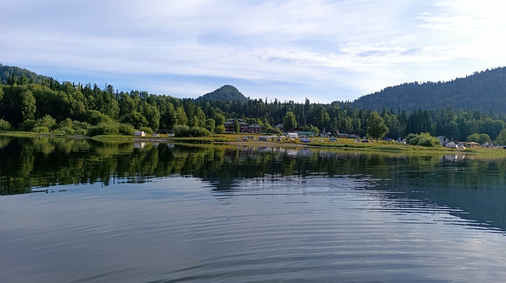 Kamp alanları Кемпинг, Altay Cumhuriyeti, foto