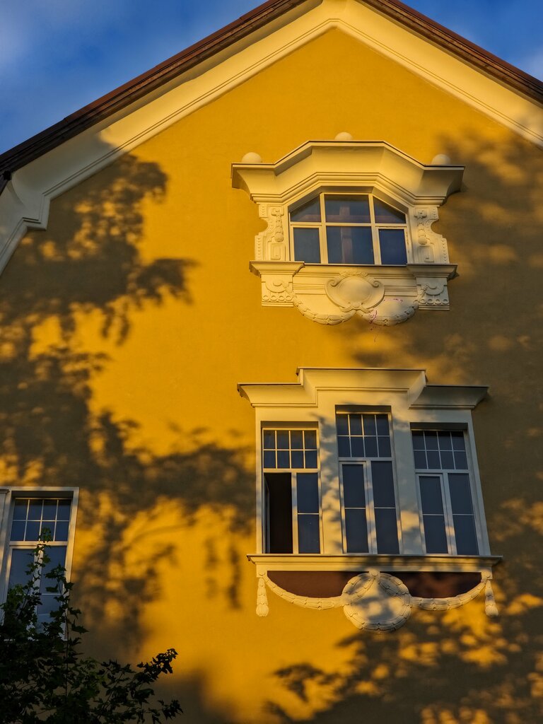Turistik yerler Здание школы Шиллера, Kaliningrad, foto