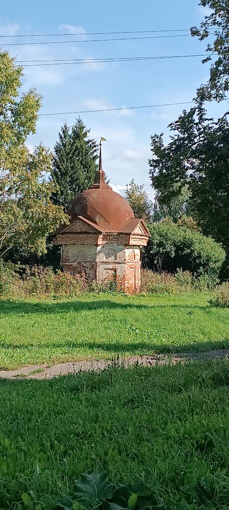 Şapel, haç anıtı Башня-часовня, Yaroslavskaya oblastı, foto