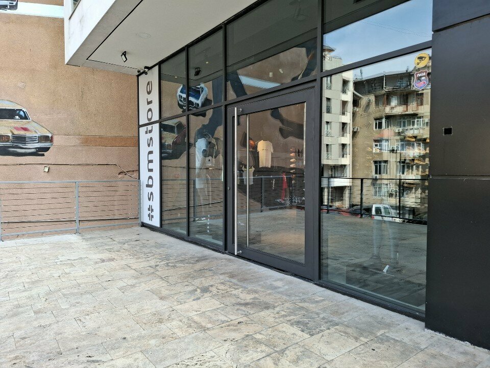 Spor mağazaları Joma, Tiflis, foto