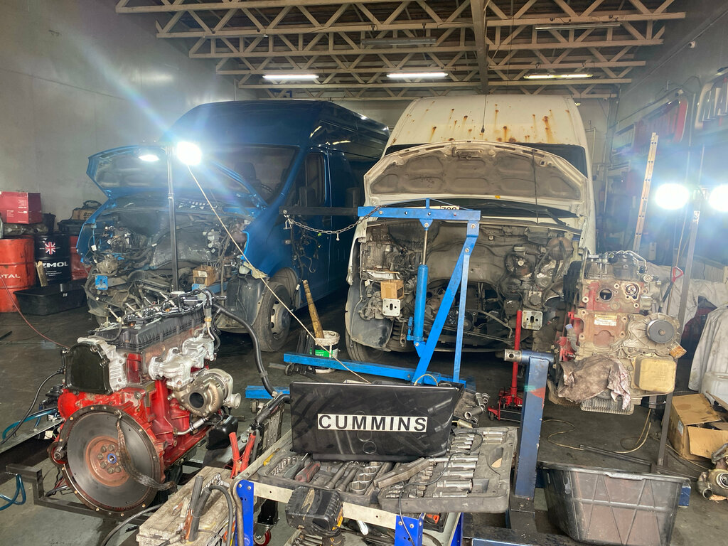 Otomobil servisi Cummins, Şçerbinka, foto