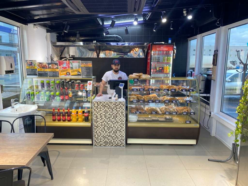 Kafe The point of the east, Lobnia, foto