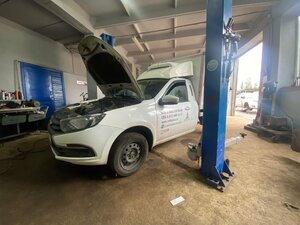 Car City (Stroitelny pereulok No:1), otomobil servisi  Novosokolniky'den