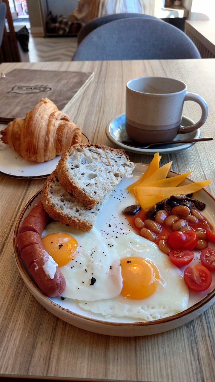 «13 мест с вкусными завтраками в Екатеринбурге» фото материала
