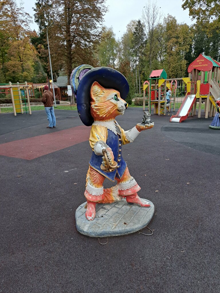 Park, sokak heykeli Кот в сапогах, Tula, foto