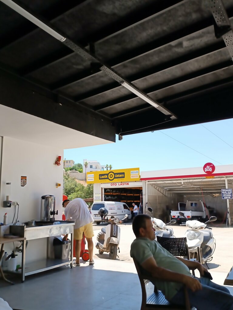 Oto lastik tamiri Lastik ustam, Kaş, foto