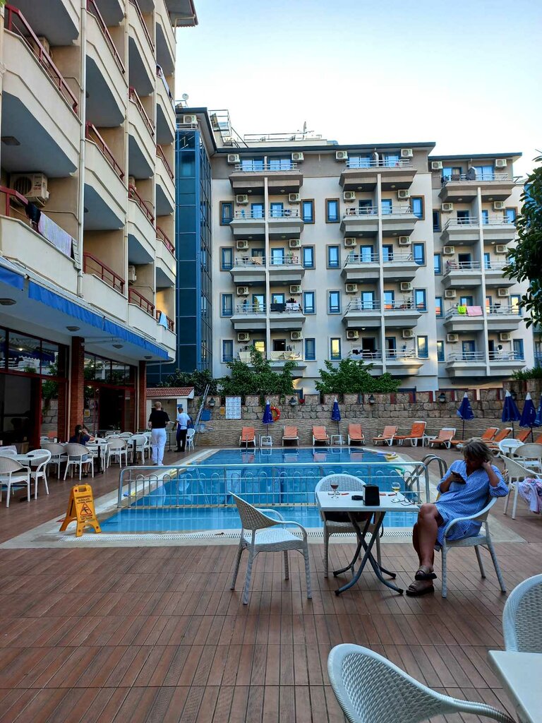 Yüzme havuzları Diamore Yüzme Havuzu, Alanya, foto