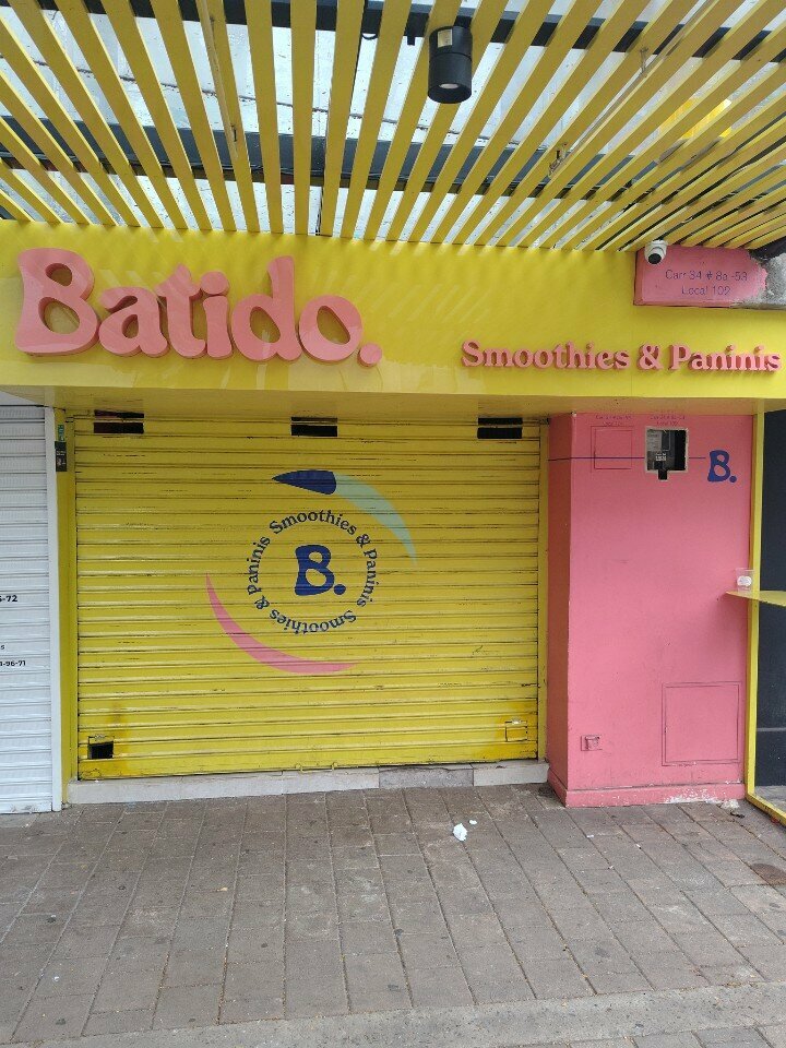 Kafe Batido smoothies and paninis, Medellin, foto