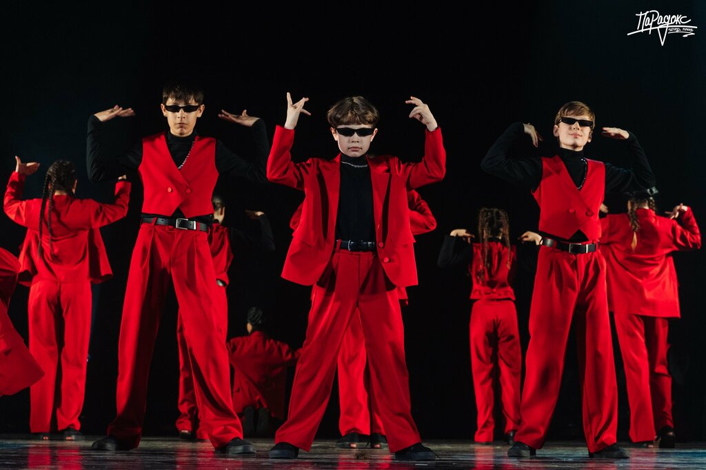 Dans okulları Парадокс, Tiumen, foto