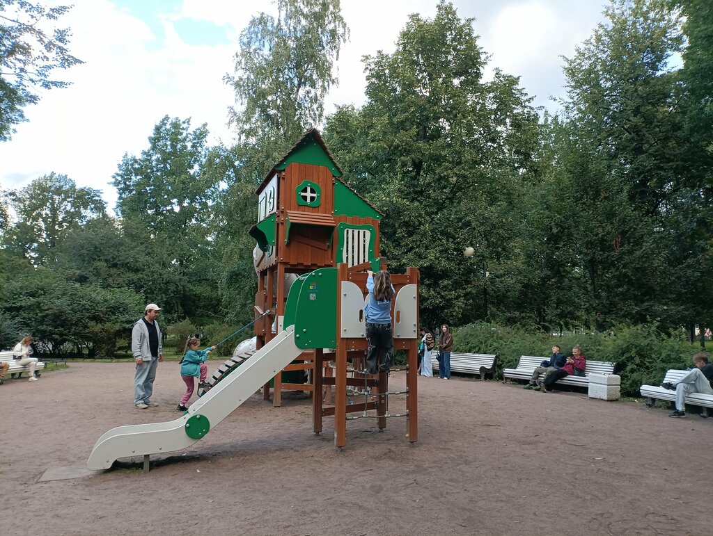 Oyun alanı Playground, Saint‑Petersburg, foto