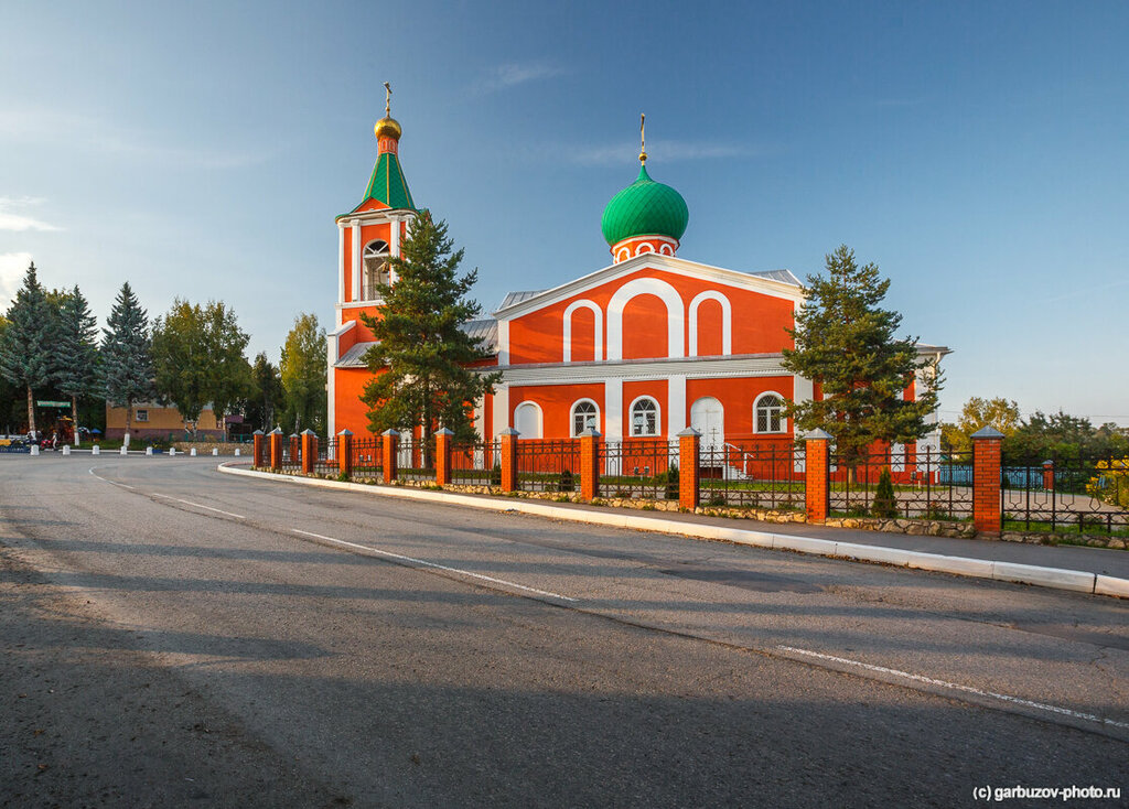 Ortodoks kiliseleri Tserkov Petra i Pavla V Dubne, Tulskaya oblastı, foto