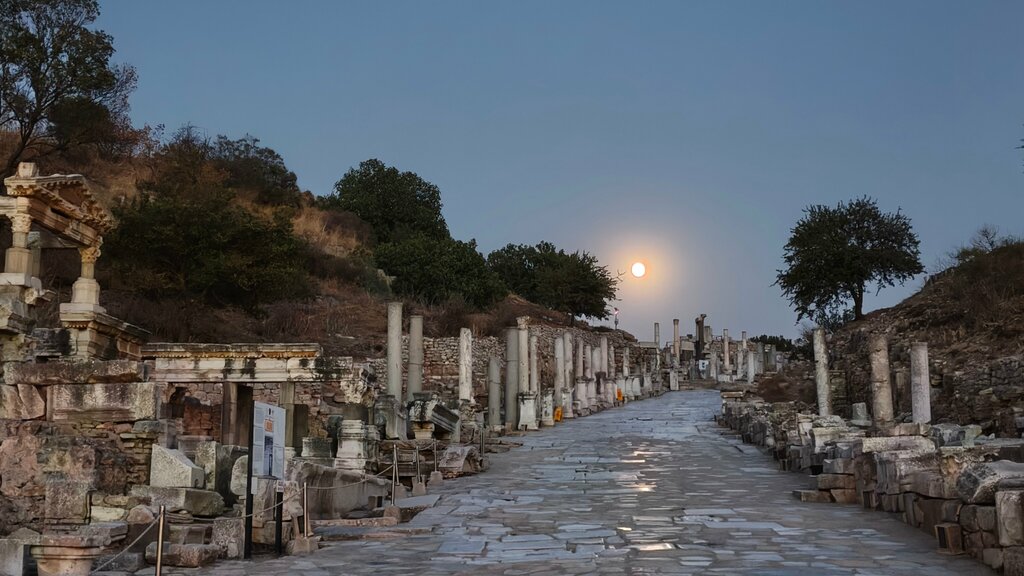 Turistik yerler Ephesus Arkadiane, Selçuk, foto