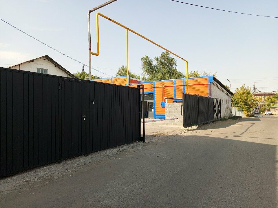 Su satışı Revaka, Almatı, foto