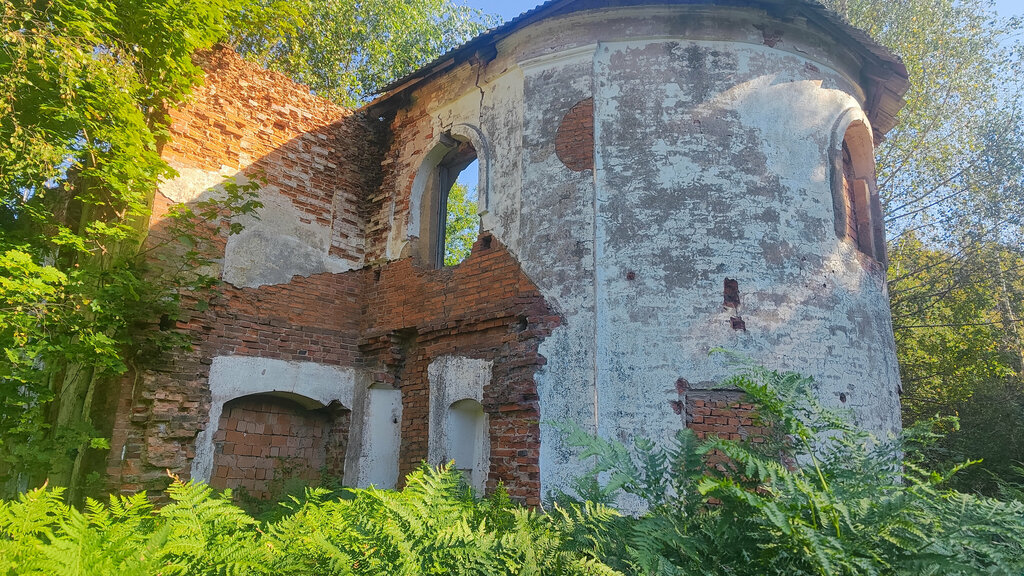 Turistik yerler Руины Свято-Троицкой церкви, Vitebskaya oblastı, foto
