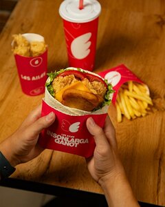 Les Ailes (Burhoniddin Marginaniy Street No:111, Margilan), fast food  Mergilân'dan