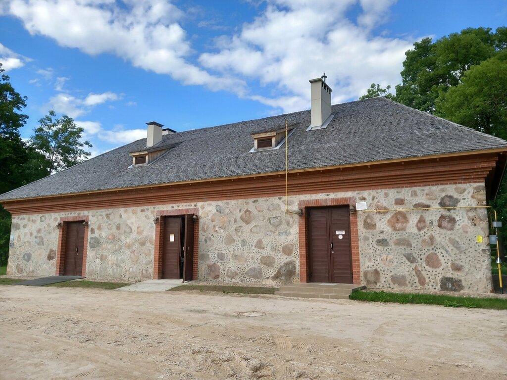 Turistik yerler Конюшня усадьбы Огинского, Grodnenskaya oblastı, foto