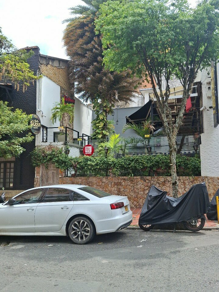 Pizzacılar La bella pizza, Cali, foto