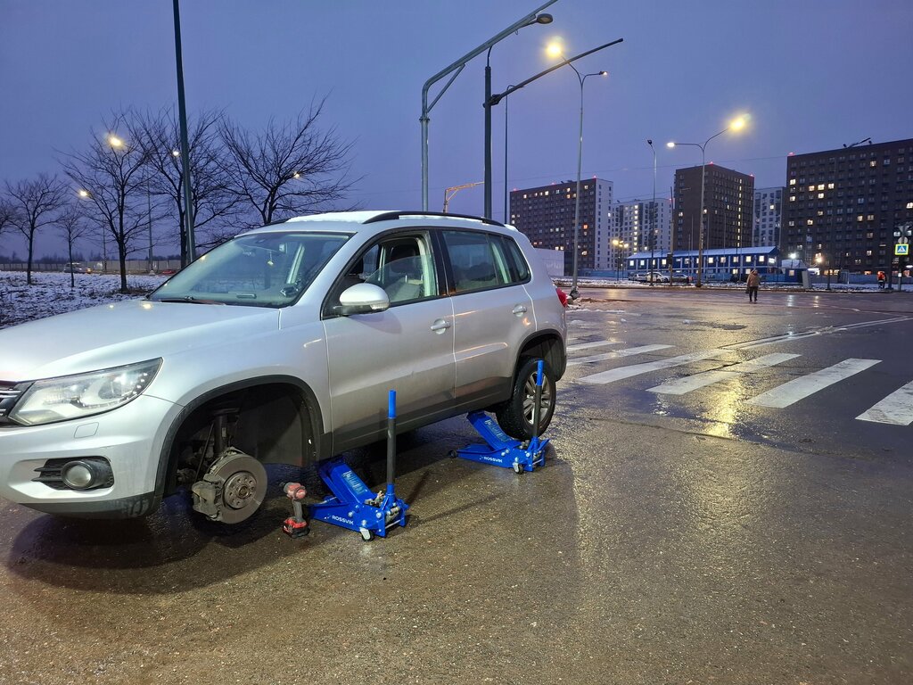 Oto lastik tamiri Tire service, Moskova, foto