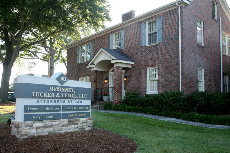 Avukatlar McKinney, Tucker & Lemel, Rock Hill, foto