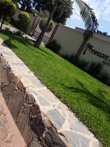Twelve Plam Apartments (Chipovu Road No:1156), otel  Lusaka'dan