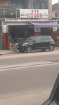 Ets Kouna (Brazzaville, Avenue des Trois Martyrs), oto aksesuarları  Brazzaville'den