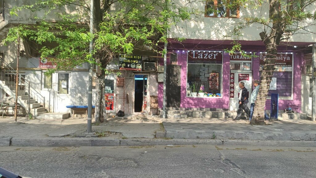 Kuaförler Ayxan kişi salonu, Bakü, foto