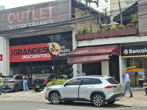 Mr. burguer (Valle del Cauca, Municipio de Santiago de Cali, Calle 13, 73-2), fast food  Cali'den