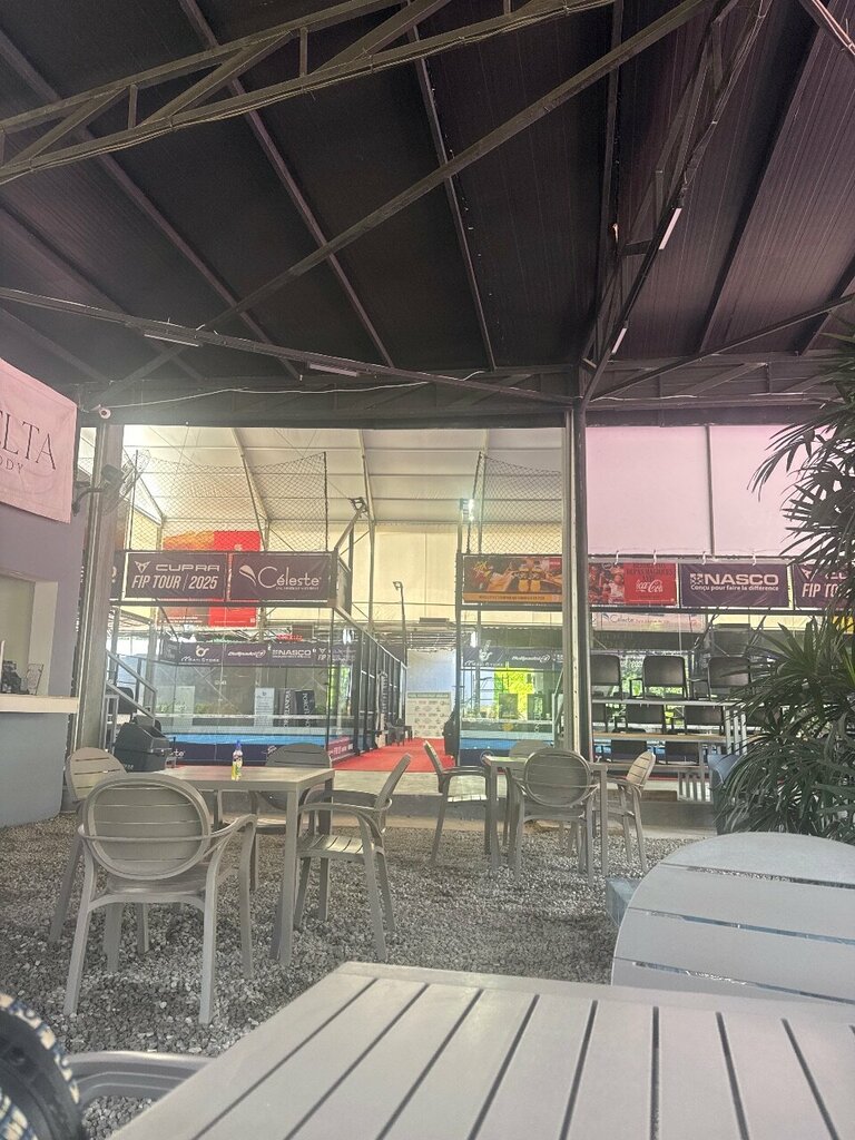 Çok amaçlı spor tesisleri Padel-ta Life Cocody, Abican, foto