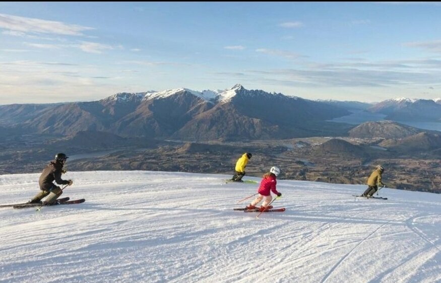Dağ zirvesi Gora Pobeda 3003 meters, Saha Cumhuriyeti (Yakutistan), foto