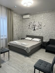 Лион (Sovetskaya ulitsa No:51), otel  Kamensk‑Şahtinski'den